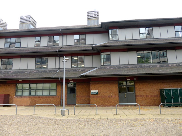 リーズ（Leeds）大学のキャンパスを写真で紹介 | Aoneko Lab